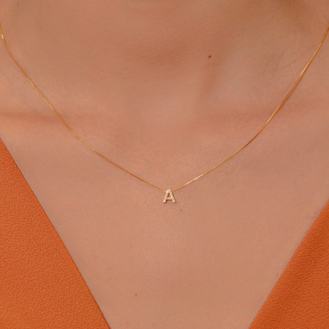 Colar Letra Cravejada - Colar com Pingente Letra Cravejada com ...